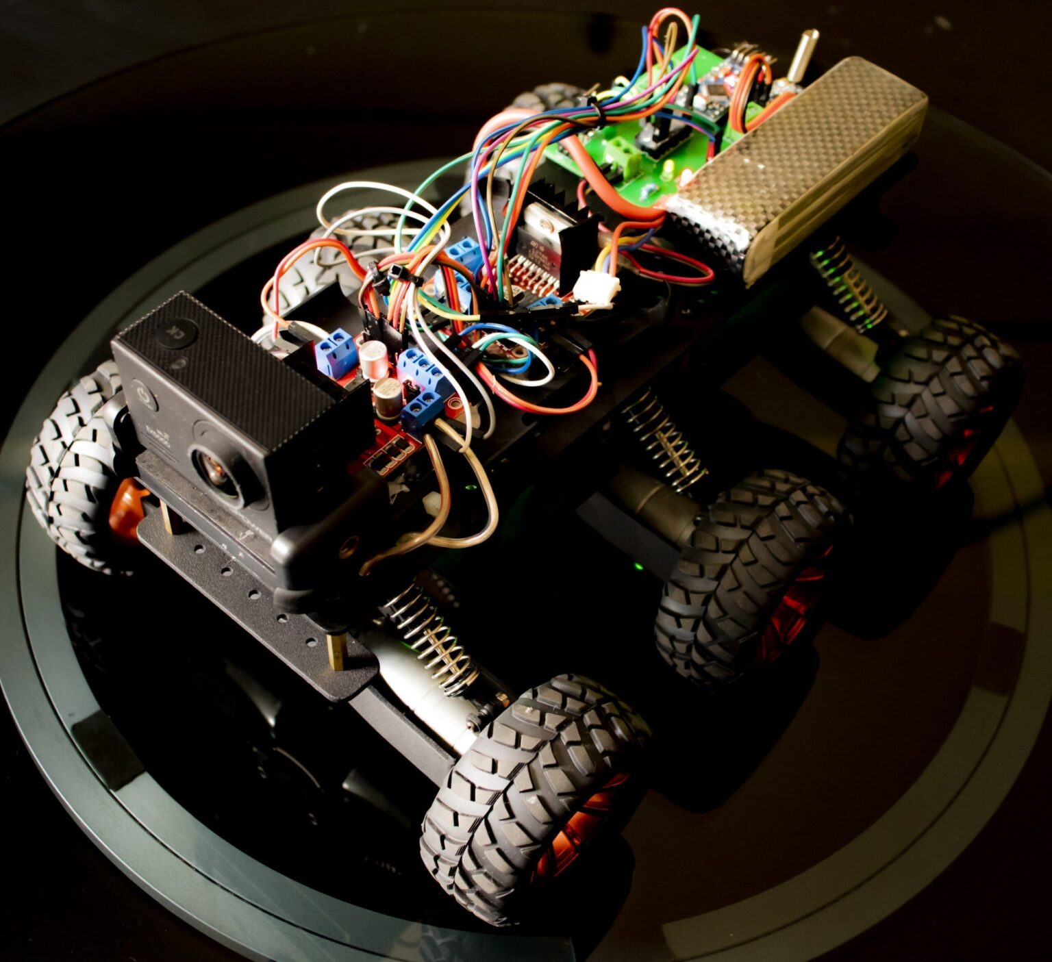 How to make an Arduino Off-Road Robot with Wireless Surveillance Robot with Suspension - Quad ...
