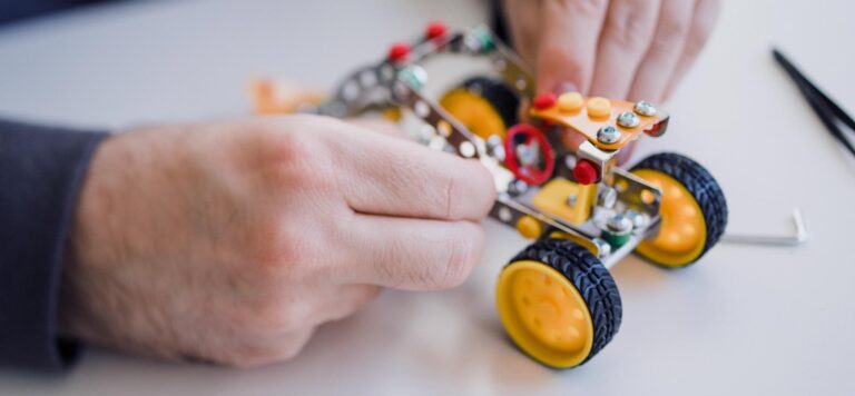 Complete Beginner's Guide to DIY Robotics | Robotics For Beginners ...